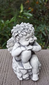 mini-cherub-sitting-on-rock_1024x1024.jpg?v=1547518271